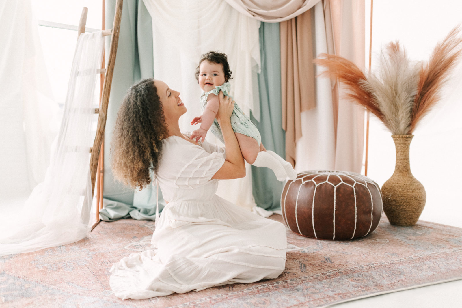 Book Your Motherhood Mini Sessions! | Alicia King Photography